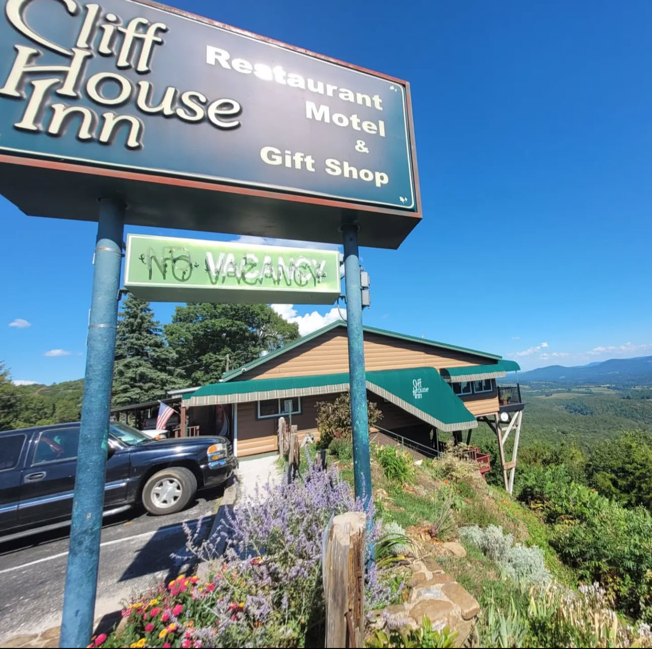 Cliff House Inn: Arkansas's Grand Canyon Experience